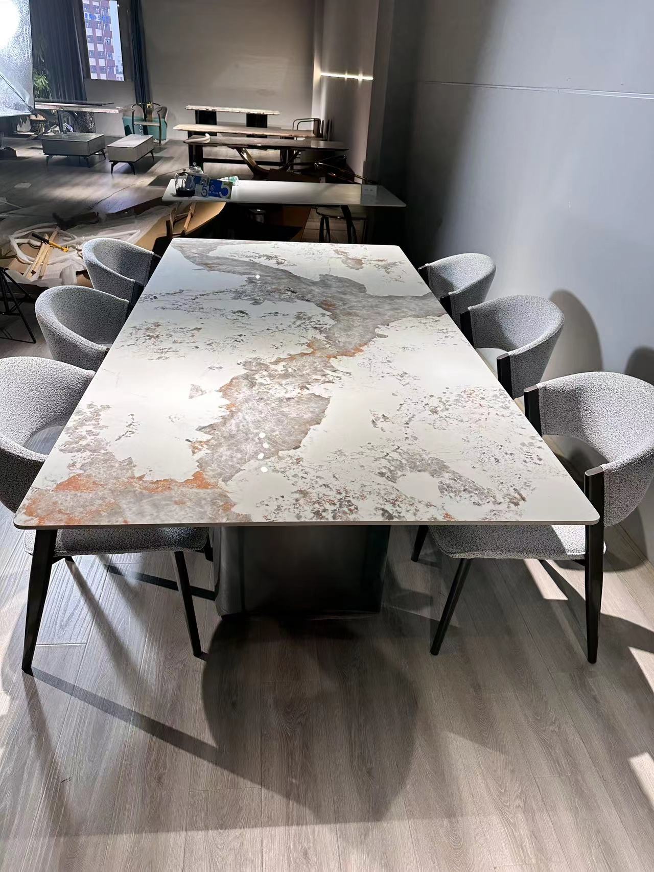 Table modèle 'Valencia' - Mobilier de Ville