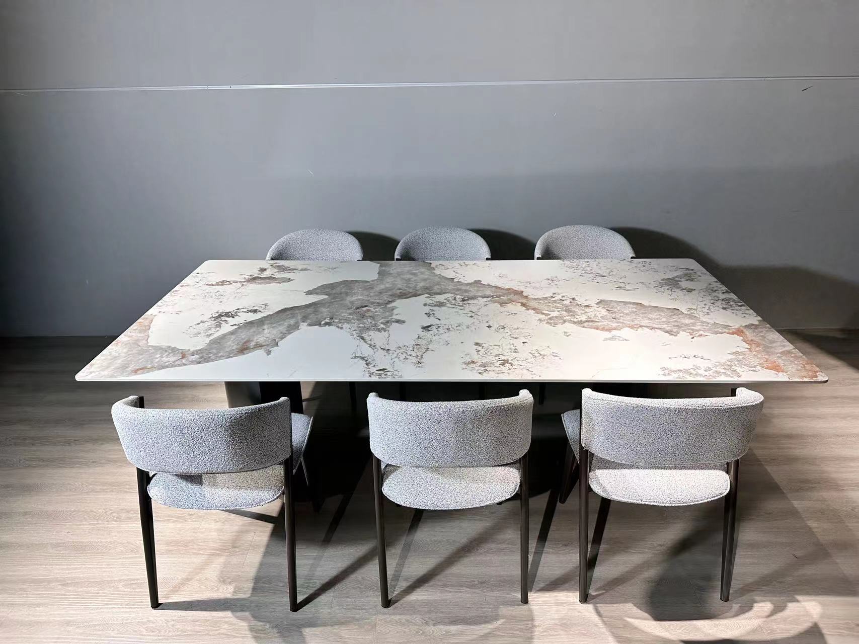 Table modèle 'Valencia' - Mobilier de Ville