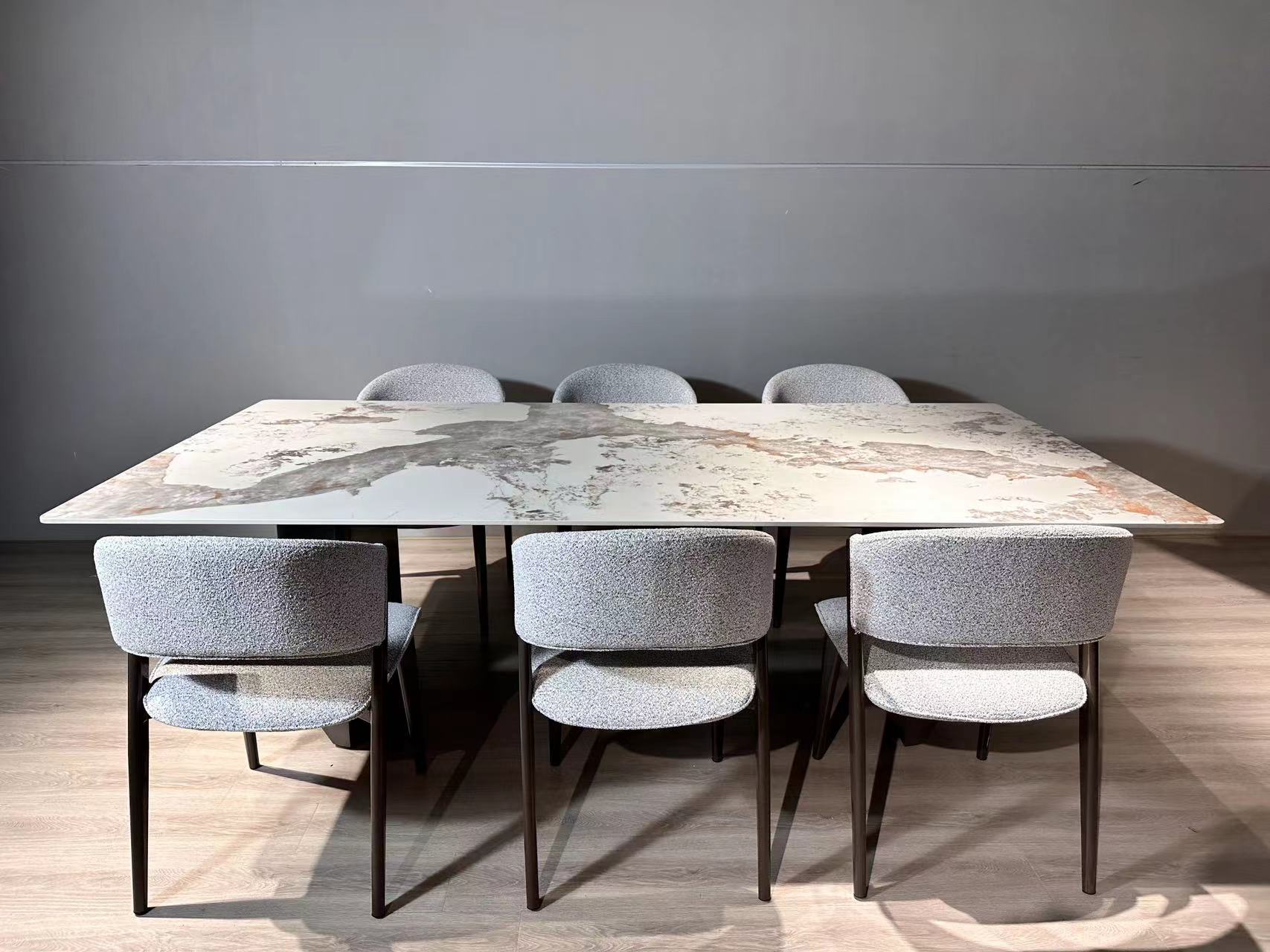 Table modèle 'Valencia' - Mobilier de Ville