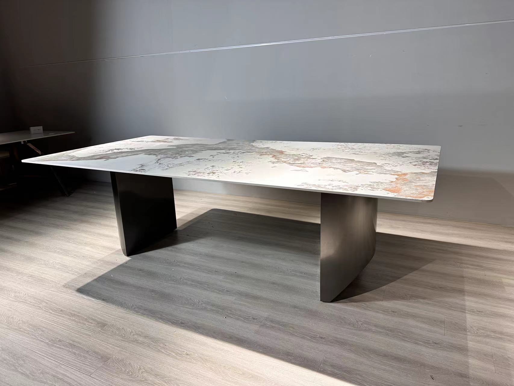 Table modèle 'Valencia' - Mobilier de Ville